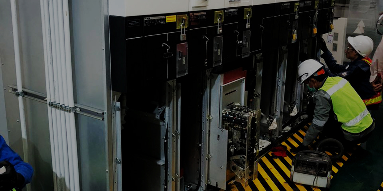 Perawatan / Maintenance Panel Listrik - PT SARANA ENERGI INVESTAMA