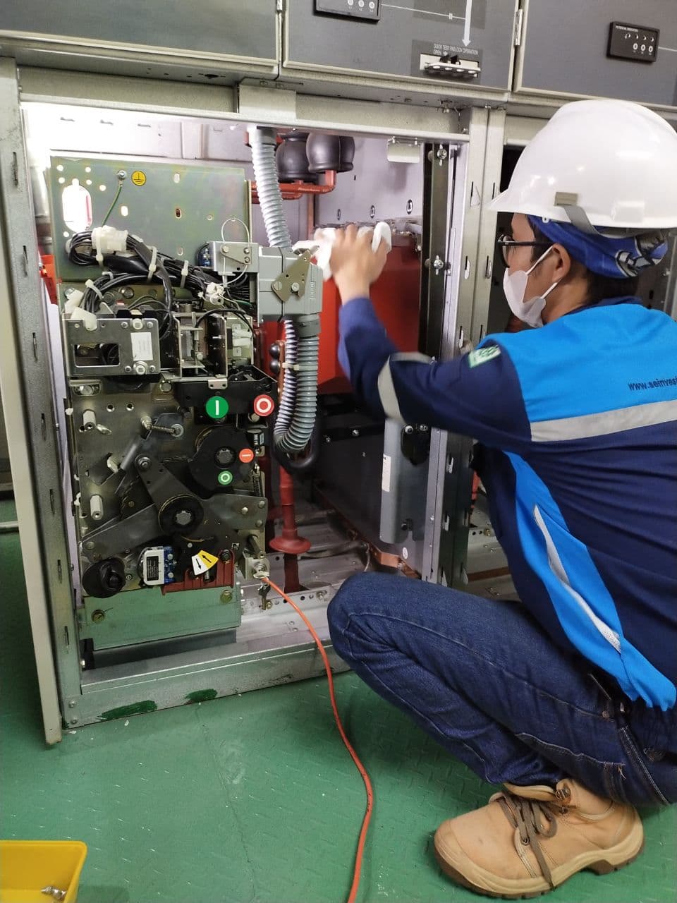 Jasa Perbaikan Dan Retrofit Komponen MV Trafo LV Inverter, UPS - PT ...